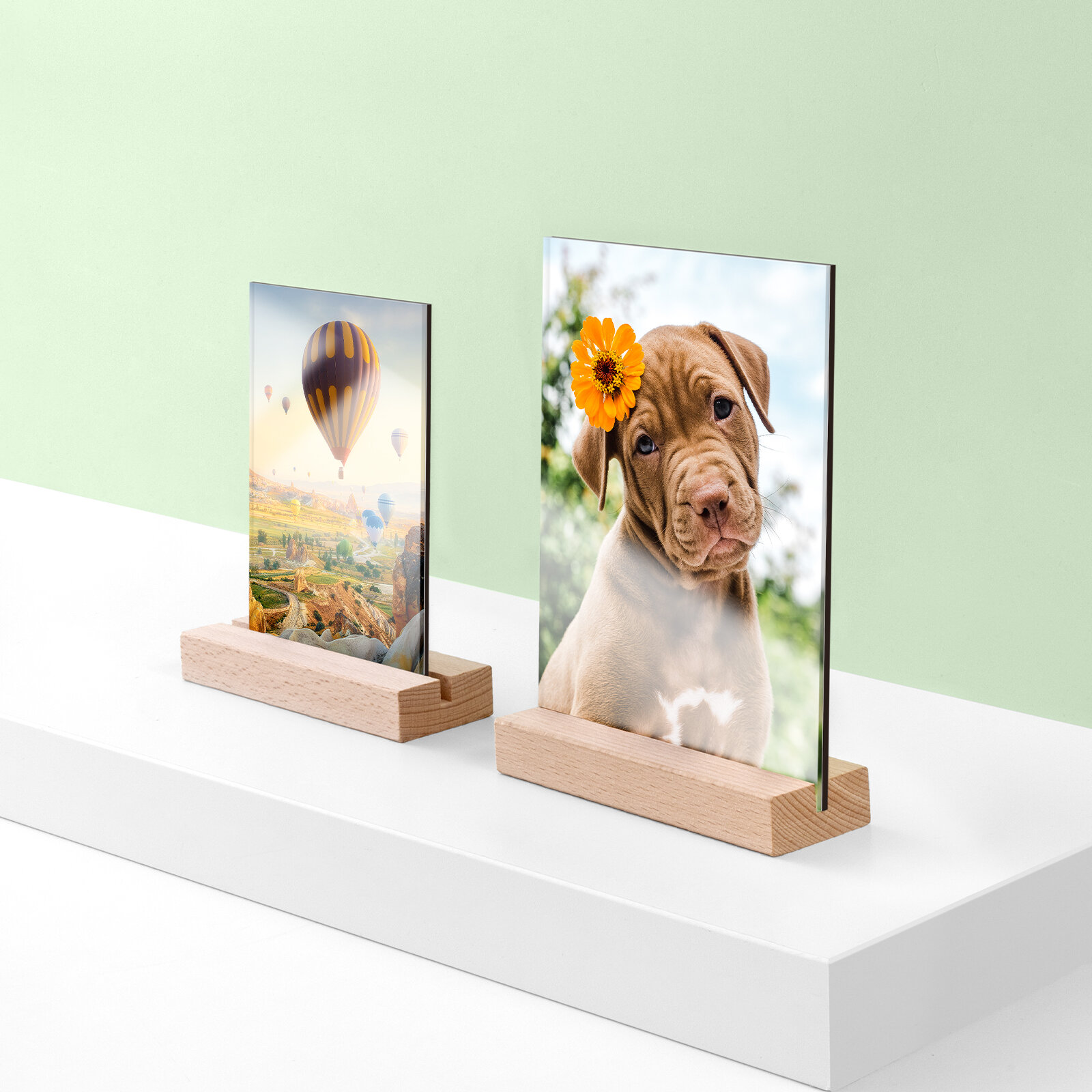 Unique Custom Frameless Photo Stand | Saal Digital
