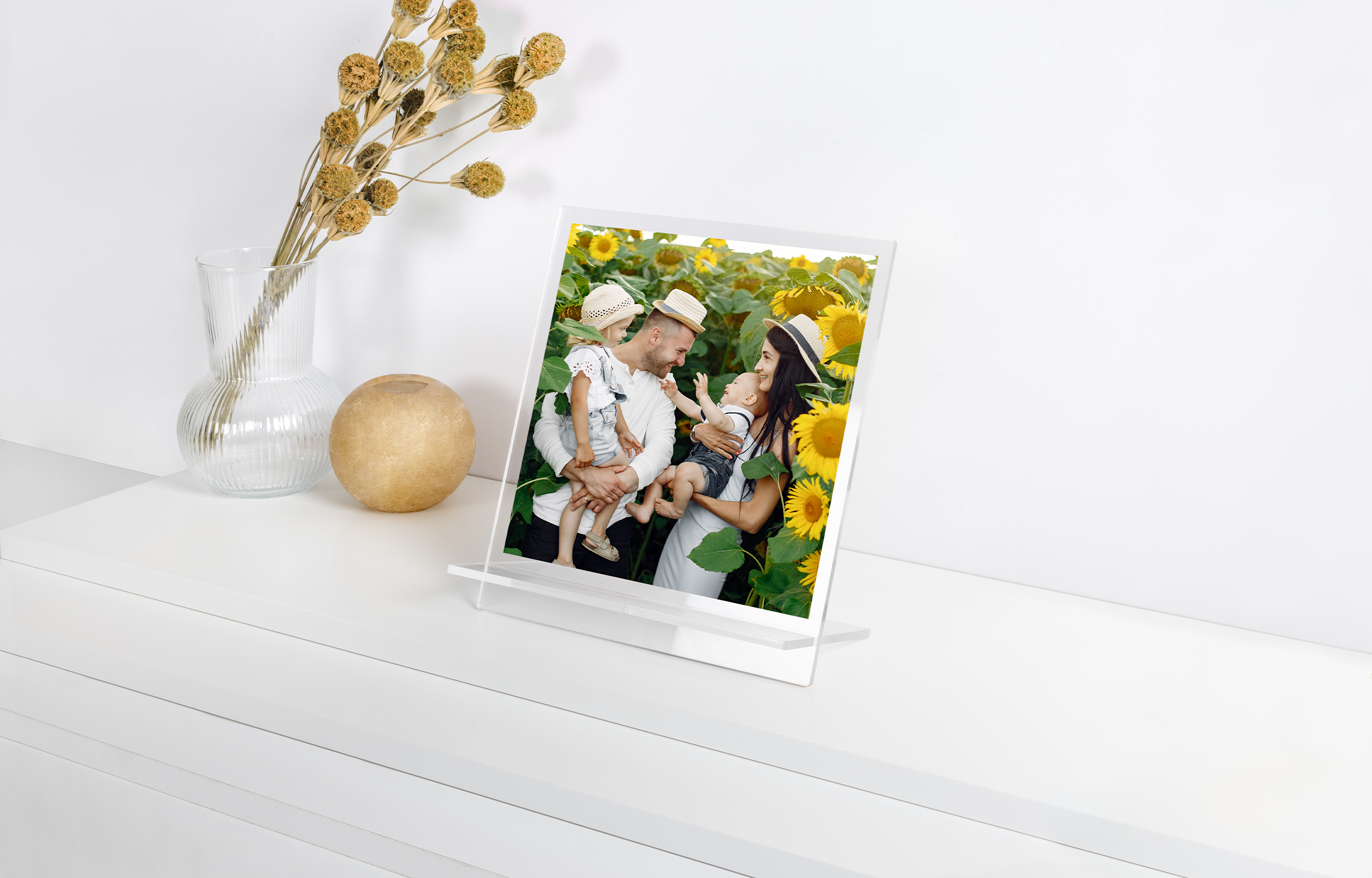 Acrylic Glass Photo Stand Display | Saal Digital